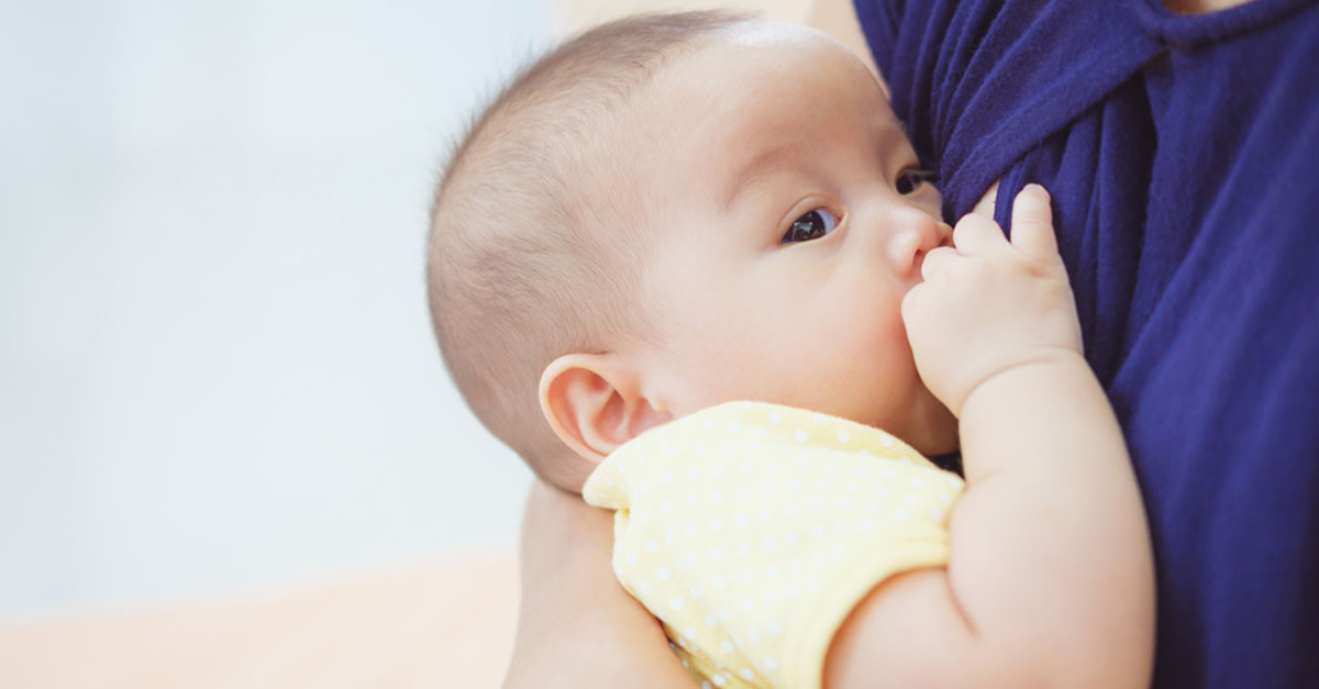 Verschiedene Stillpositionen - Baby.at