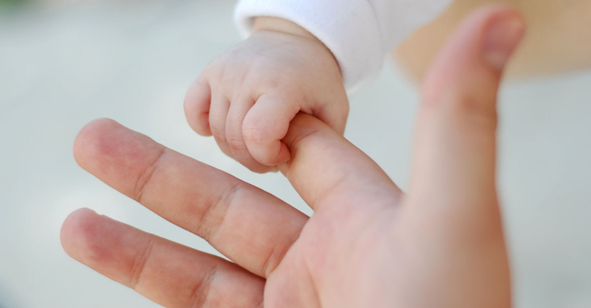 Meilensteine: Greifen beim Baby